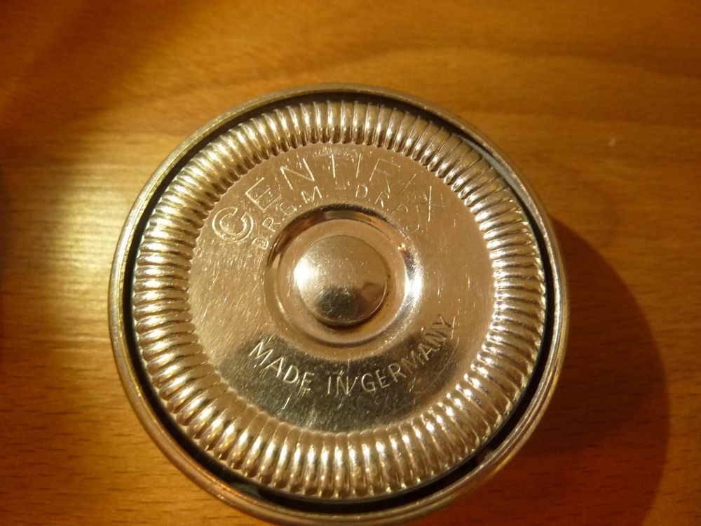 Antike Messbänder Gentifix D.R.G.M. und aus Zürich Swiss (Gebraucht) in Hochfelden für CHF 18 ...