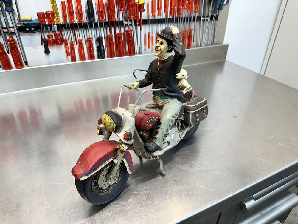 Charlie Chaplin auf Motorrad Dekofigur (Gebraucht) in Schwende für CHF ...