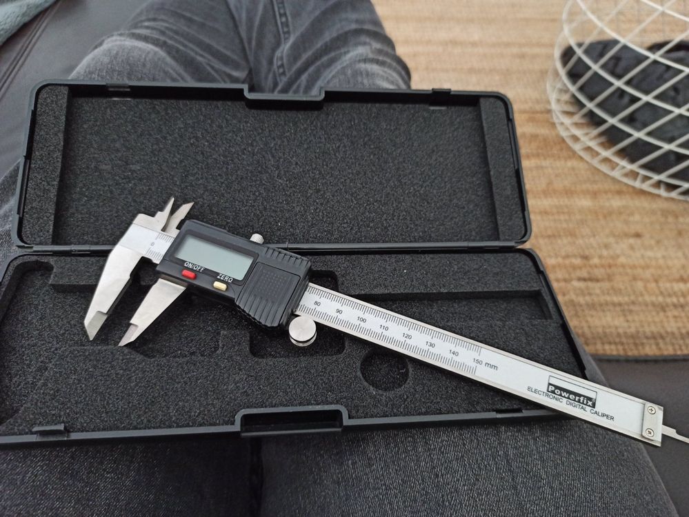 Schieblehre analog und digital inkl. Box (Gebraucht) in Sursee für CHF ...