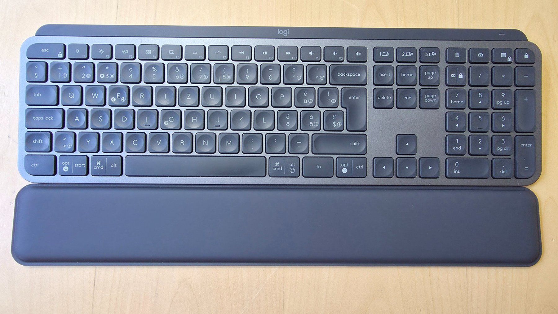Logitech Tastatur MX KEYS Keyboard Schweizer Layout PC (Gebraucht) in ...