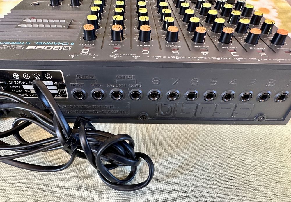 BOSS BX-800 8-Kanal Mixer (Gebraucht) in Burgdorf für CHF 110 – mit ...