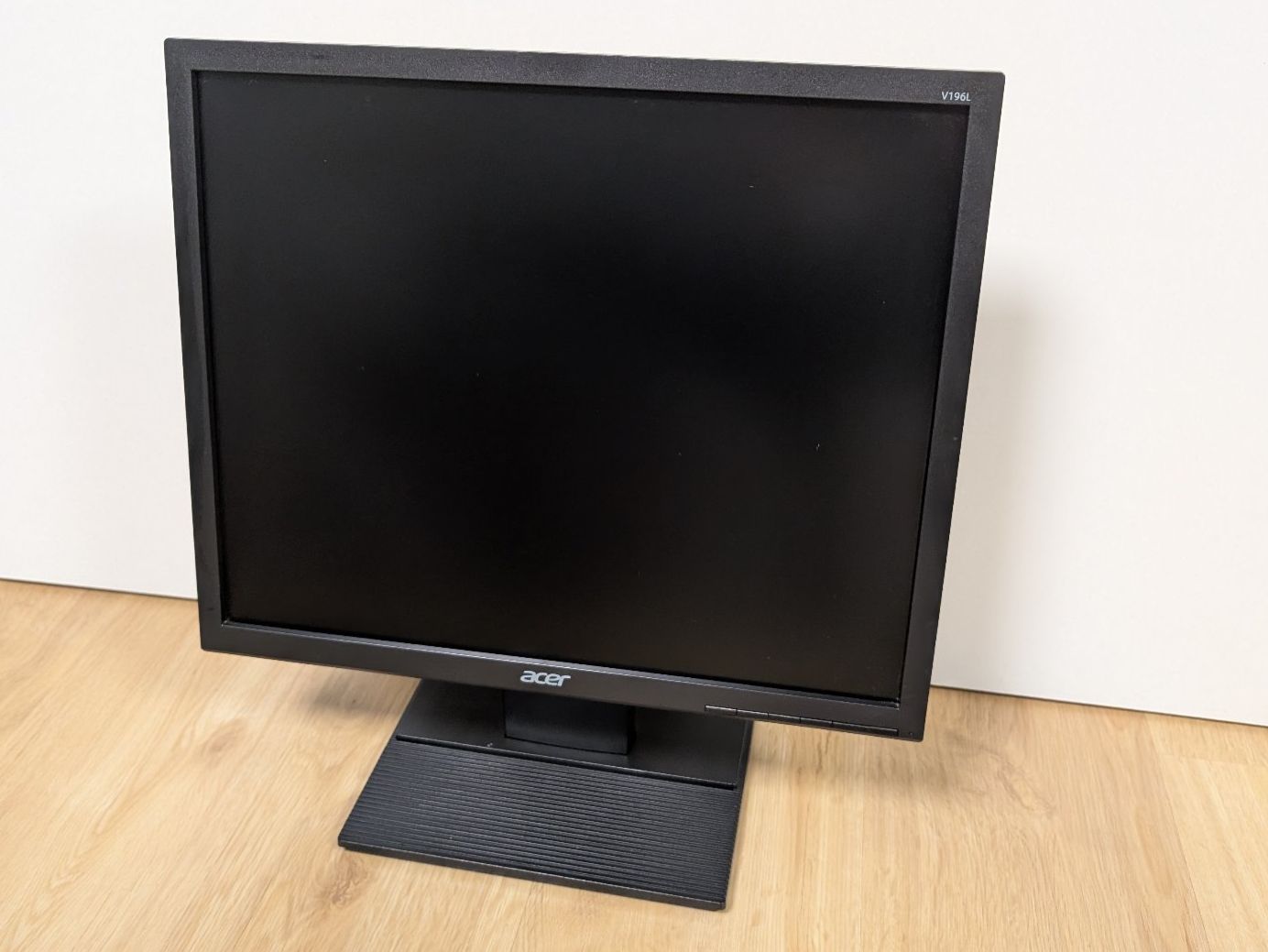 Acer V196L - 19" Monitor in gutem Zustand, ab Fr. 1.-- (Gebraucht) in ...