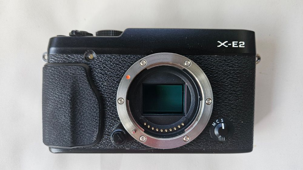 Fujifilm X-E2 – Digital-Systemkamera in schwarz (Gebraucht) in Cugnasco ...