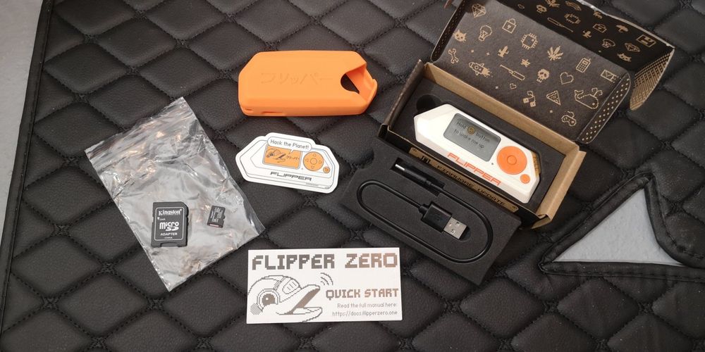Flipper Zero Multi Tool mit 32GB SD Card und Silikon Gehäuse (Neu ...