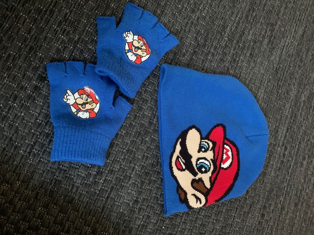 Super Mario mütze und handschuhe (Gebraucht) in Bad Zurzach für CHF 6 ...