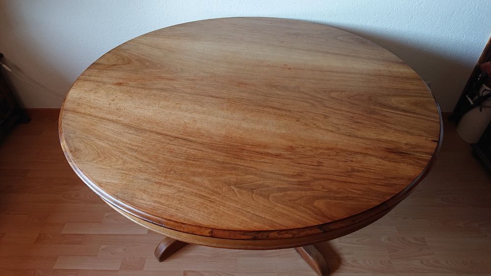 Runder Massiv - Holztisch 150cm | Kaufen auf Ricardo