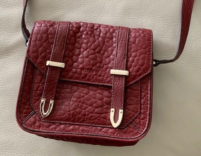 UTERquë Umhängetasche LEDER neuwertig (Neu (gemäss Beschreibung)) in Würenlos für CHF 19 – mit ...