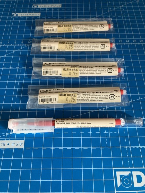Muji • Erasable Ball Point Pen • RED • 0.5mm • + 4 x Refill (Neuf avec ...