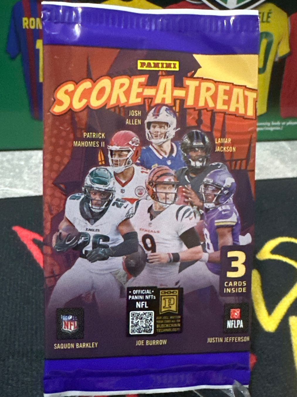 🏈🎃 Panini Score-A-Treat NFL Trading Cards – Sealed Pack (Neu und ...