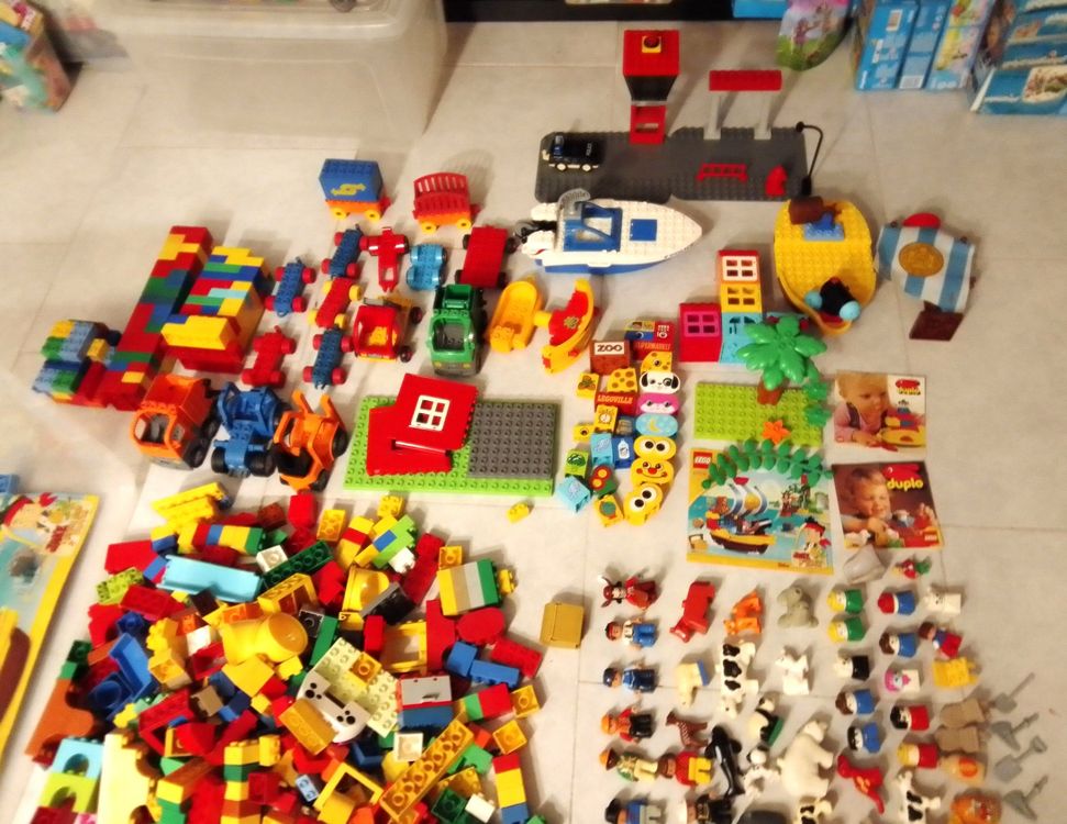 Lot LEGO DUPLO 12kg Vintage Récent - sets voiture perso (Gebraucht) in ...