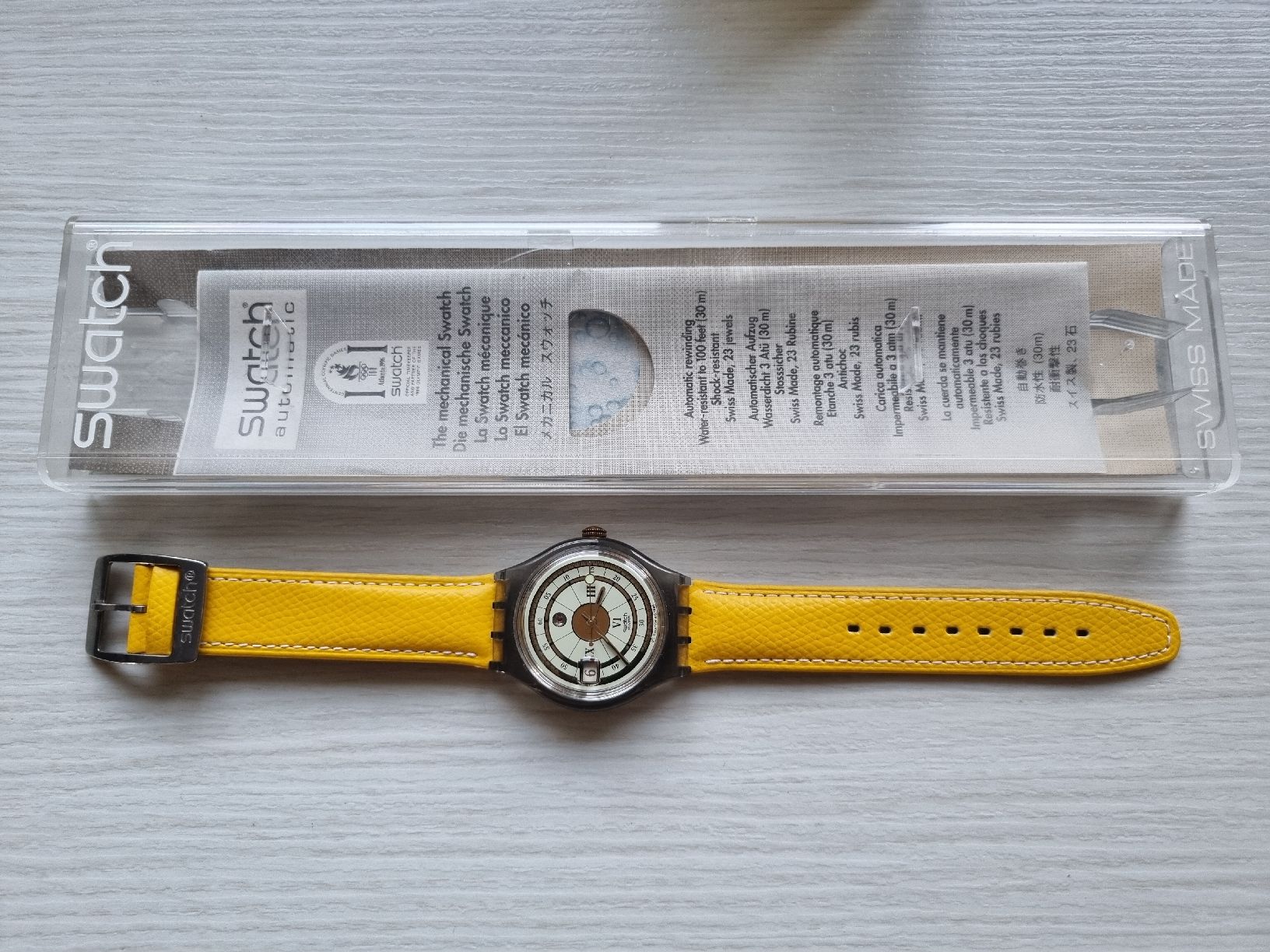 Swatch Automatique jaune vive, excellent état (Gebraucht) in Vésenaz ...