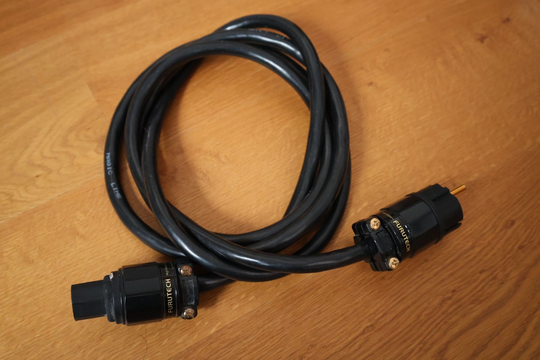 Audiophiles Stromkabel / Netzkabel Schuko 230cm / Furutech (Gebraucht ...