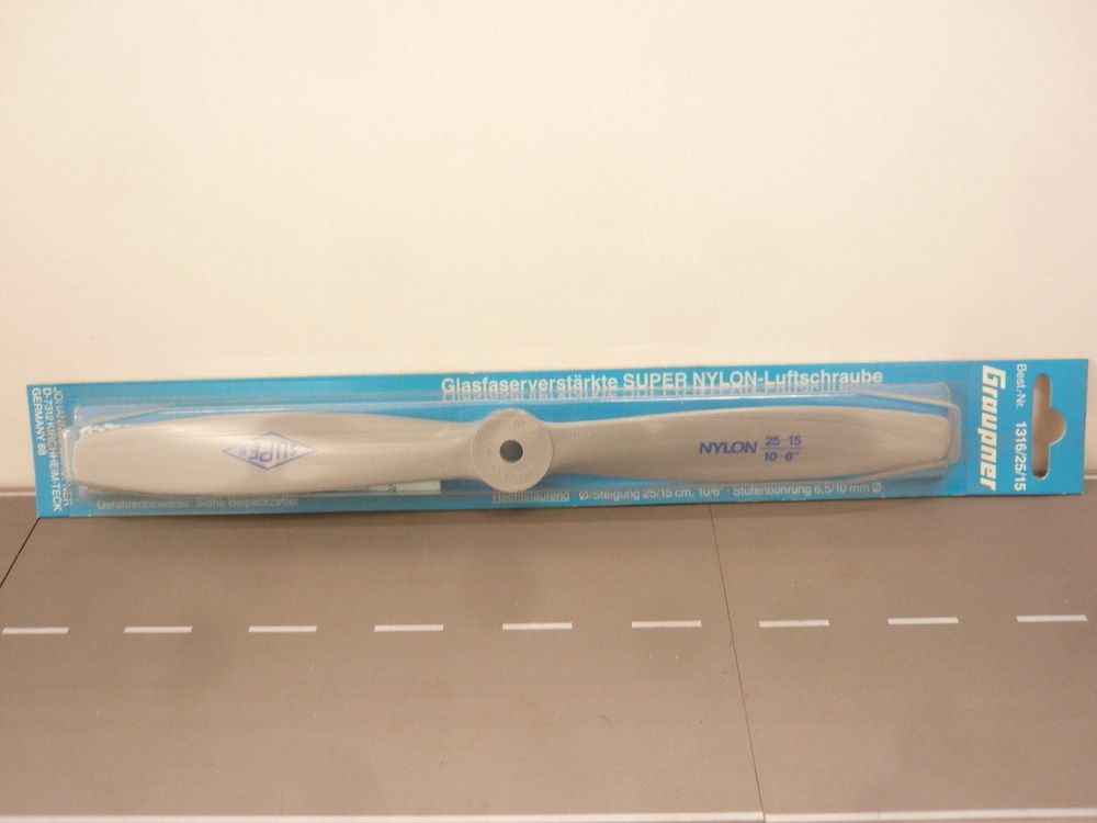 GRAUPNER NYLON PROPELLER " 10 x 6 " NEU UND OVP (Neu und ...
