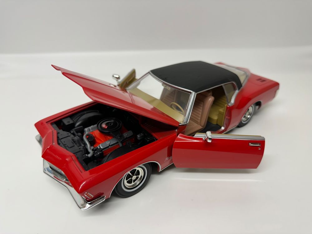 1971 Buick Riviera GS 1:18, rot-schwarz, Road Signature (Gebraucht) in ...