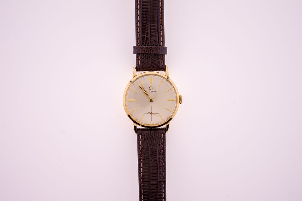Klassische Omega Chronometer Gold Uhr, ca.1947, Cal. 30T2 Rg | Kaufen ...