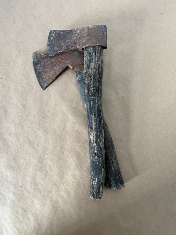 2 ältere Beile (Gebraucht) in Olten für CHF 16 – mit Lieferung auf ...