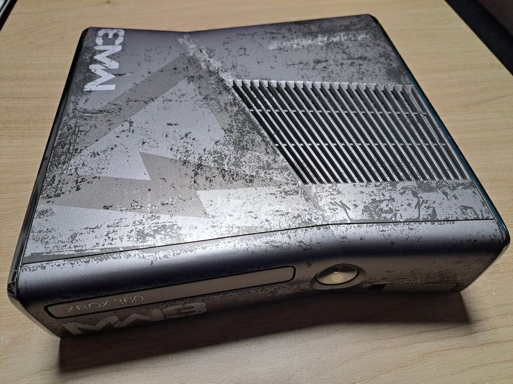Xbox 360 limited edition cod (Gebraucht) in Tentlingen für CHF 101 ...