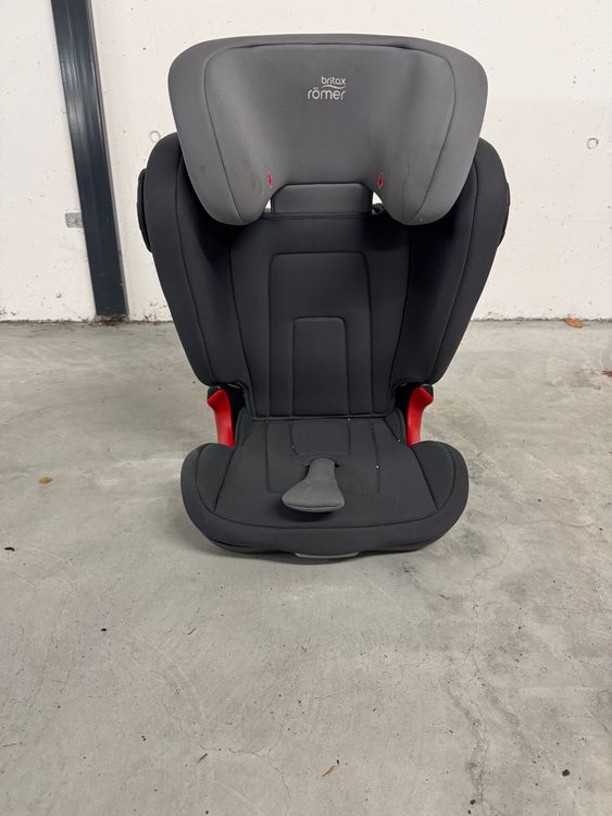 Britax Römer Kidfix 2 R Storm Grey Kindersitz 15-36 kg (Gebraucht) in ...
