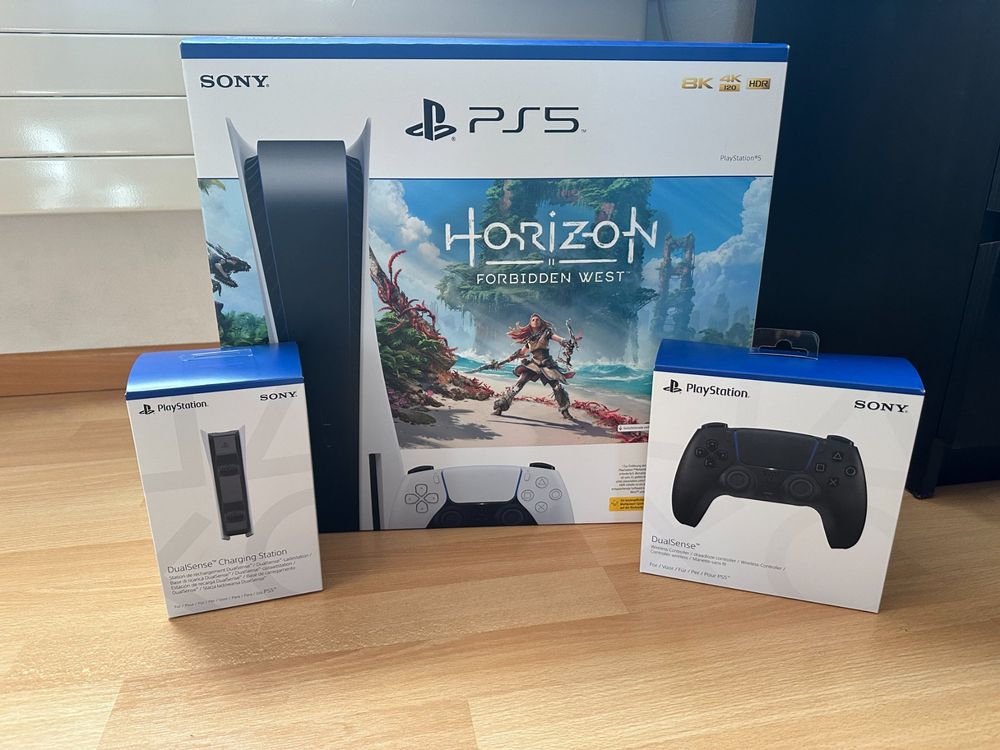 PS5 + 2 Controller & Ladestation inkl. Garantieverlängerung | Kaufen auf Ricardo