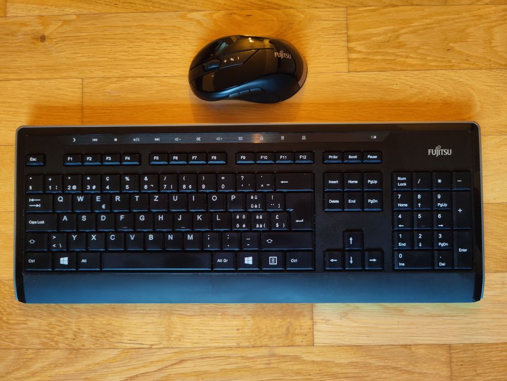 Fujitsu Wireless Tastatur Set LX901 / CH Layout (Gebraucht) in ...