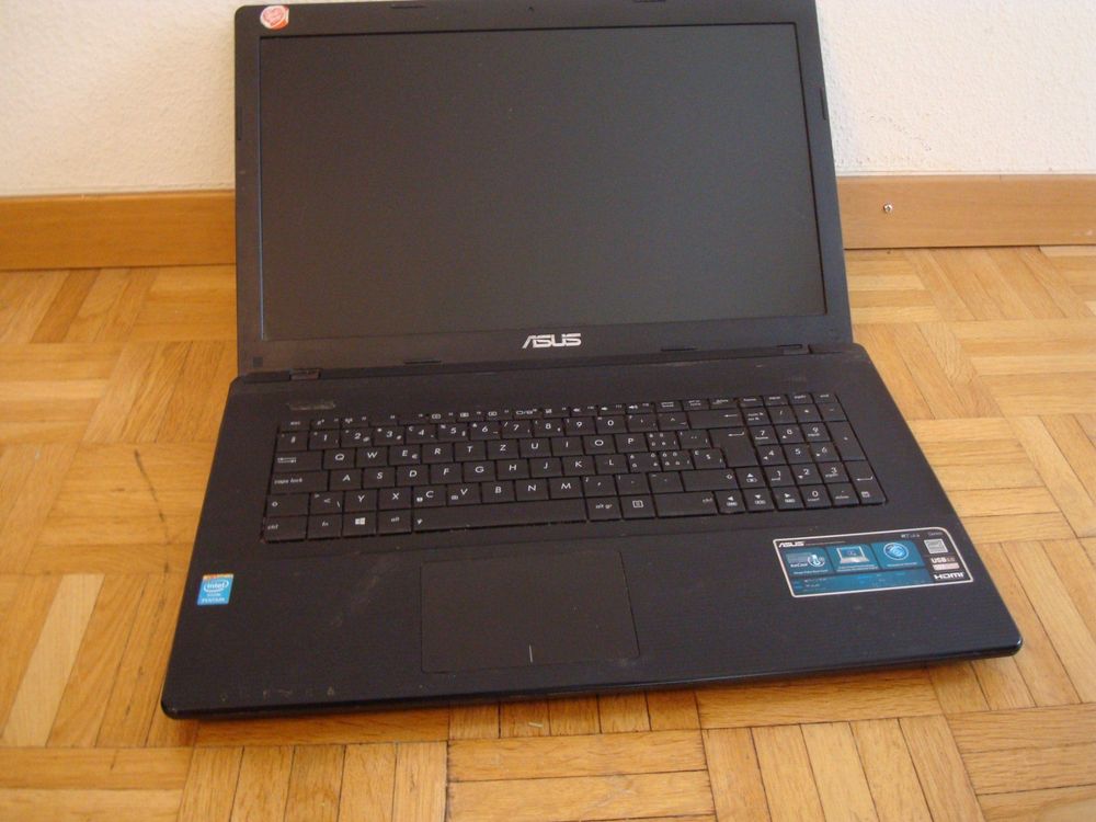 Laptop Asus R704A DEFEKT. | Kaufen auf Ricardo