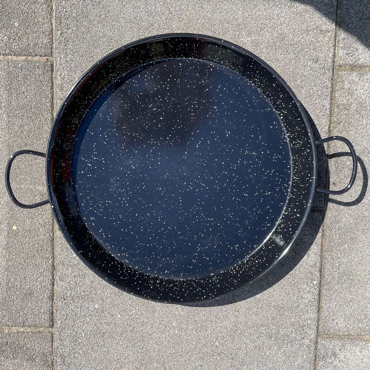 Paellapfanne inkl. 2 Deckel | Kaufen auf Ricardo