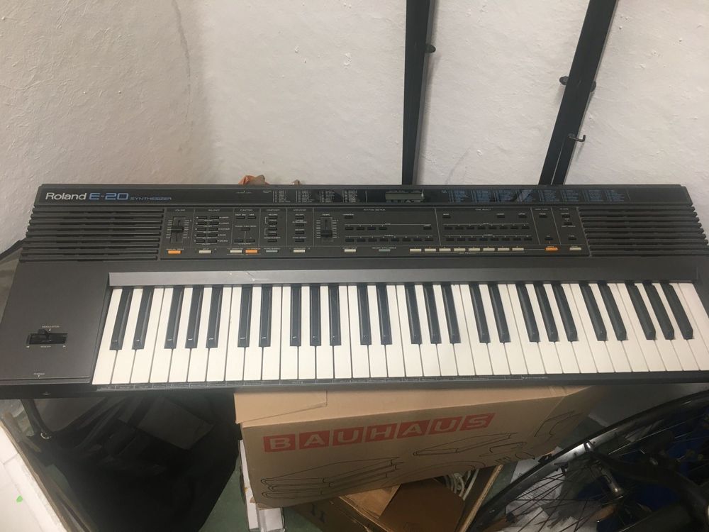 Roland E-20 synthesizer (Gebraucht) in für CHF 70 – nur Abholung auf ...