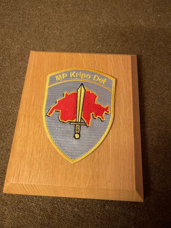 MP Kripo Det Schweiz Wappen auf Holz Sockel, Sammlerstück (Gebraucht ...