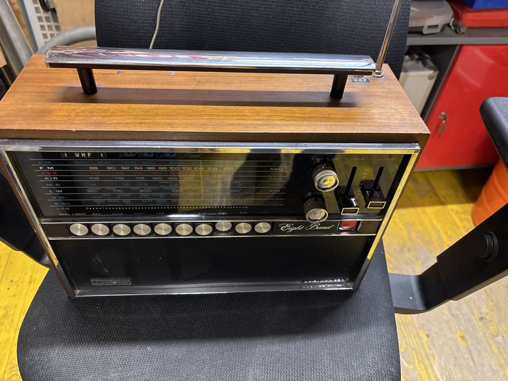 Radio Vintage Eight Band -📻 (Gebraucht) in basel für CHF 95 – nur ...