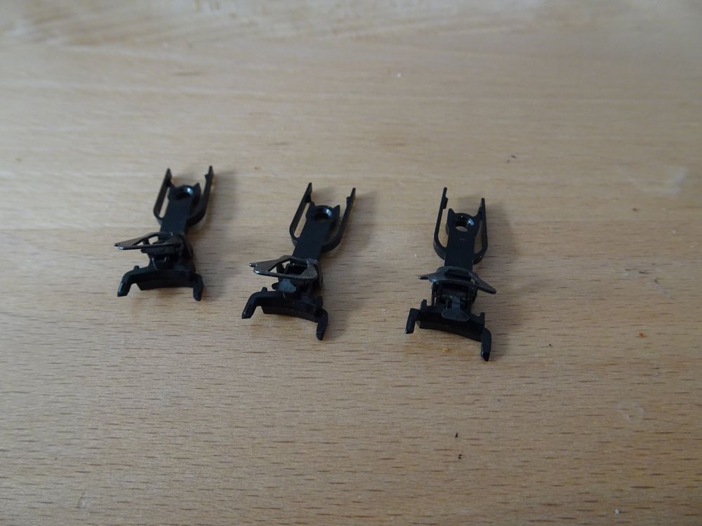 Märklin 7205 >> Kurzkupplung für Wagen, 3 Stück (Gebraucht) in ...