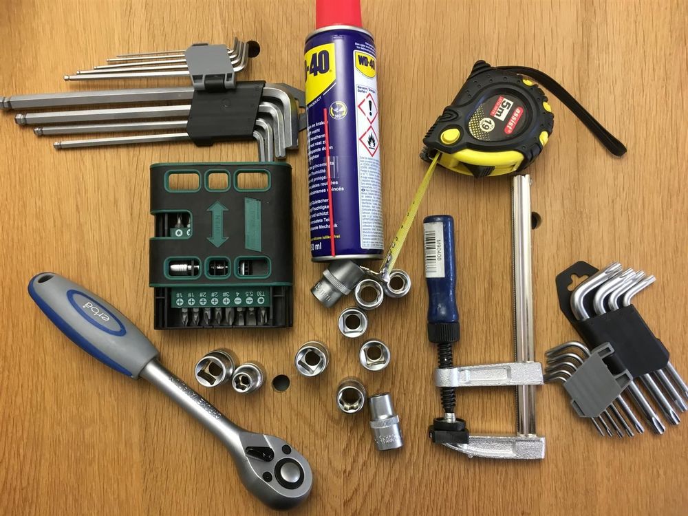 gutes Werkzeug (Neu (gemäss Beschreibung)) in Rheineck für CHF 30 – mit ...