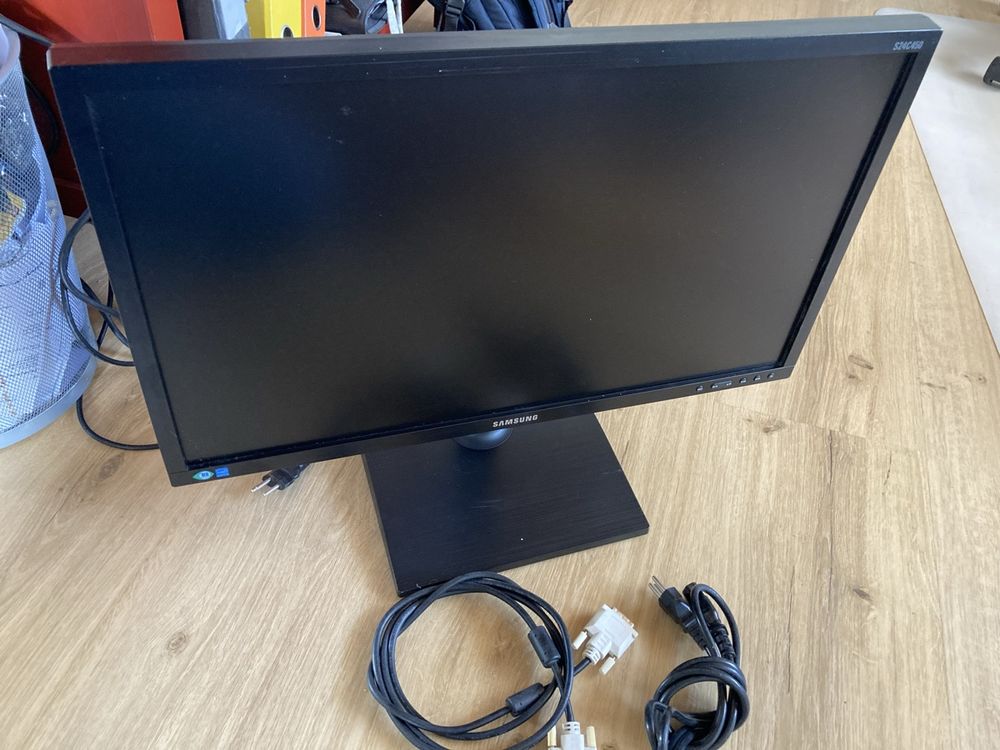 Samsung S24E650 Monitor - Top Zustand, ideal fürs Homeoffice (Gebraucht ...