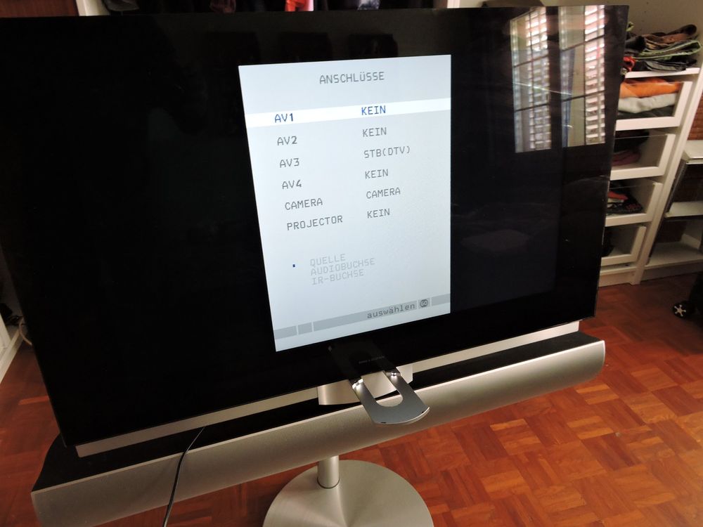 Beovision 7-32 mit Motorstandfuss und Sondbar Beolab 7-1 | Kaufen auf Ricardo