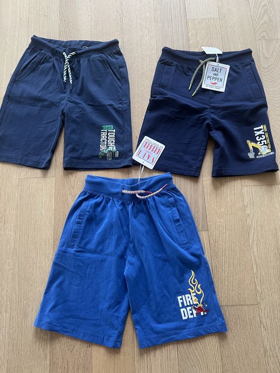 Kleiderpaket neu 122/128 (Neu und originalverpackt) in Triesen für CHF 20 – mit Lieferung auf ...