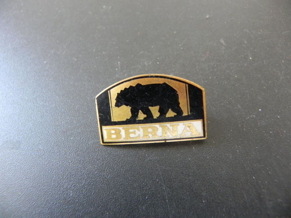 Wunderschönes Email Abzeichen BERNA Latwagen (Gebraucht) in Biel/Bienne ...