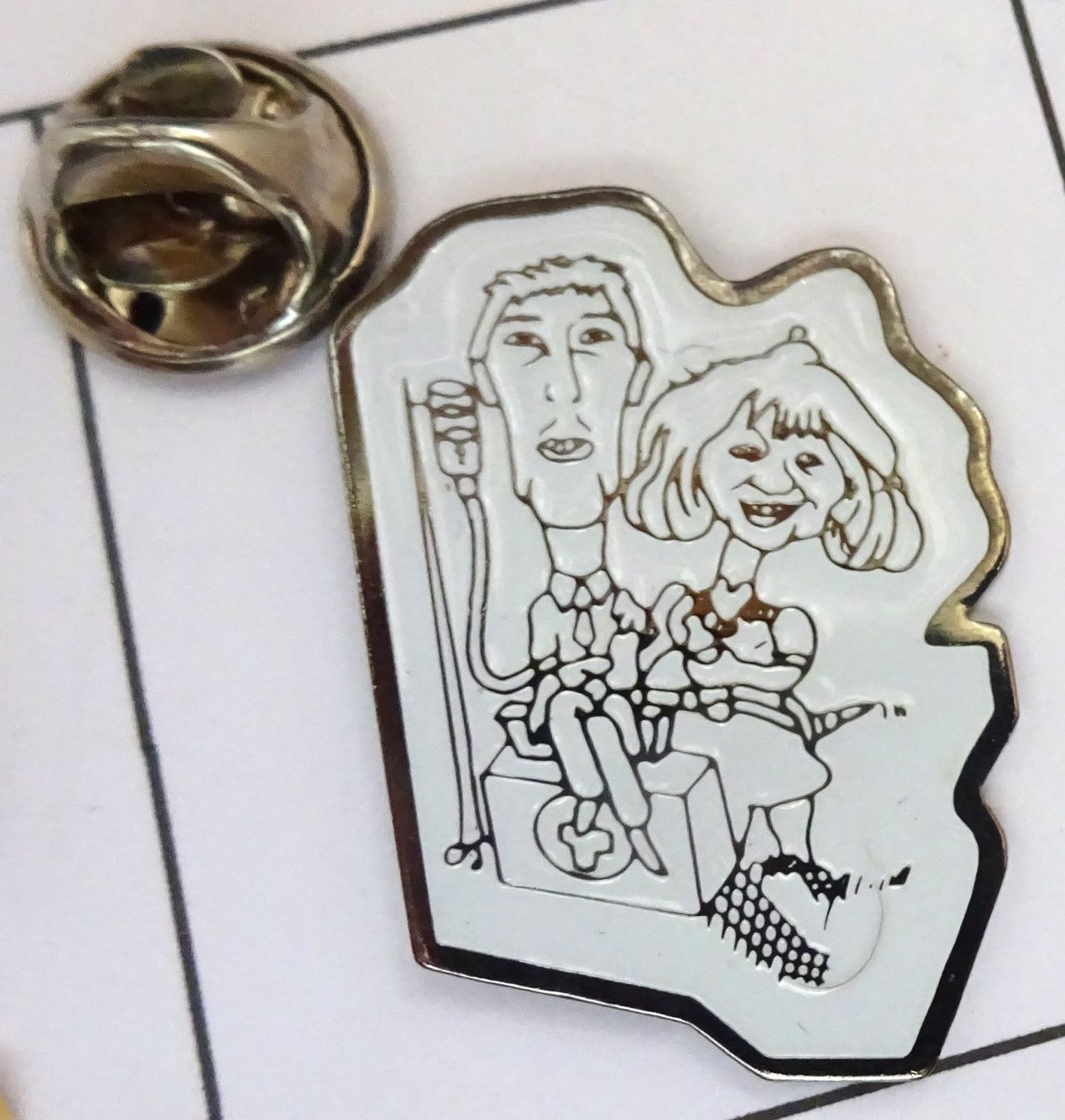 Pin Mann und Frau Einlauf (Gebraucht) in Utzenstorf für CHF 1 – mit ...