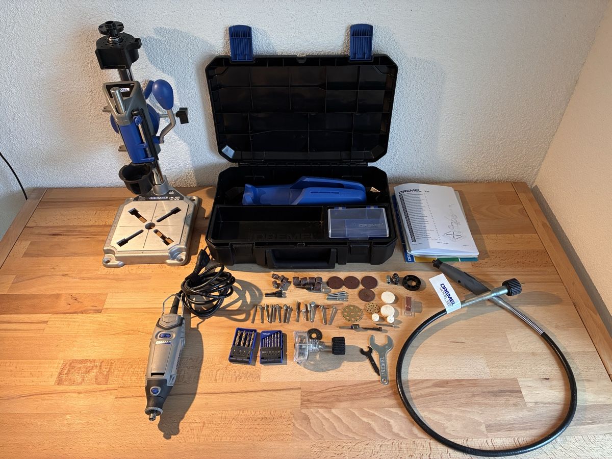 Dremel 4250-3/45 + Dremel 220 (Gebraucht) in Fribourg für CHF 121 – mit ...