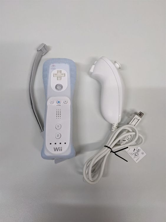 Original Wii Controller mit Nunchuck | Kaufen auf Ricardo