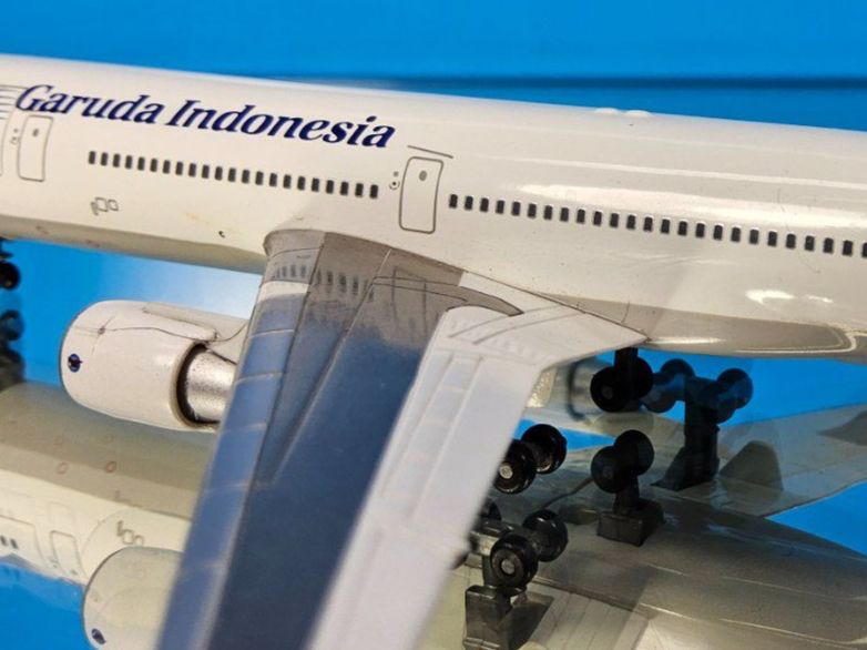 MD-11 __ Garuda Indonesia __ metall __ mit OVP __ 1:400 (Gebraucht) in ...