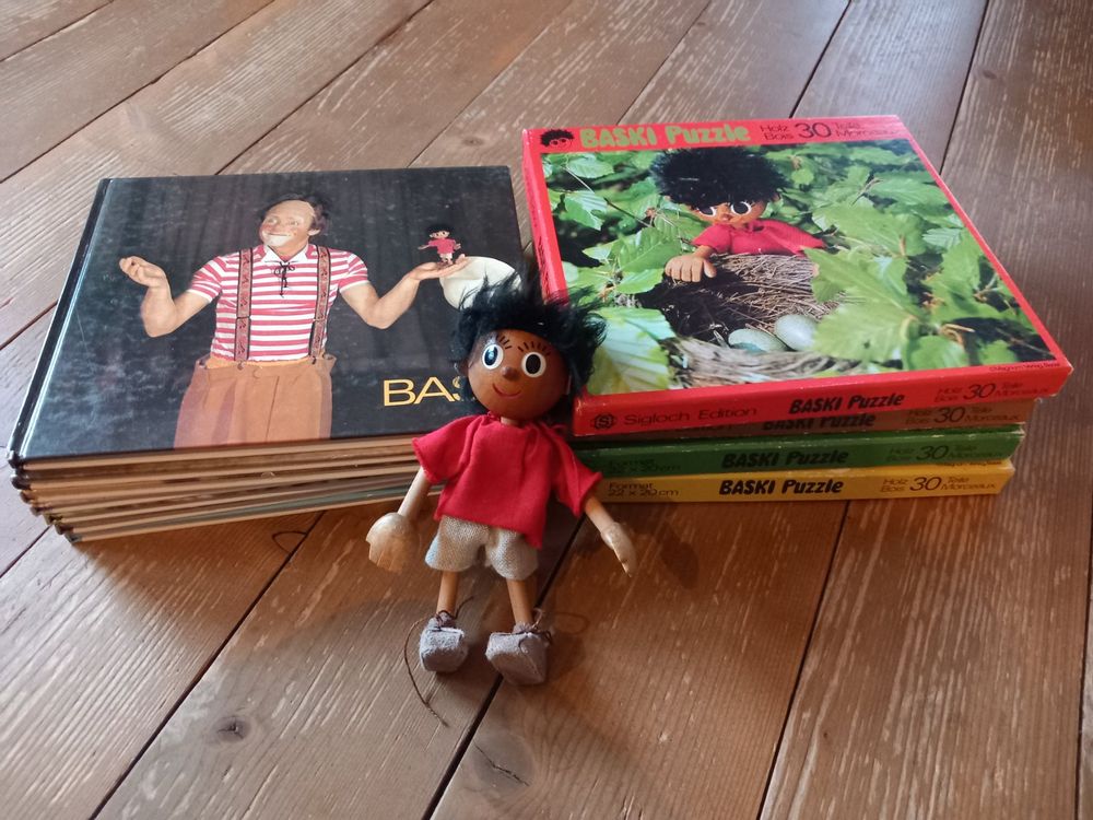 BASKI Konvolut - 7 Bücher, 4 Puzzles, Puppe (Gebraucht) in Nänikon für ...