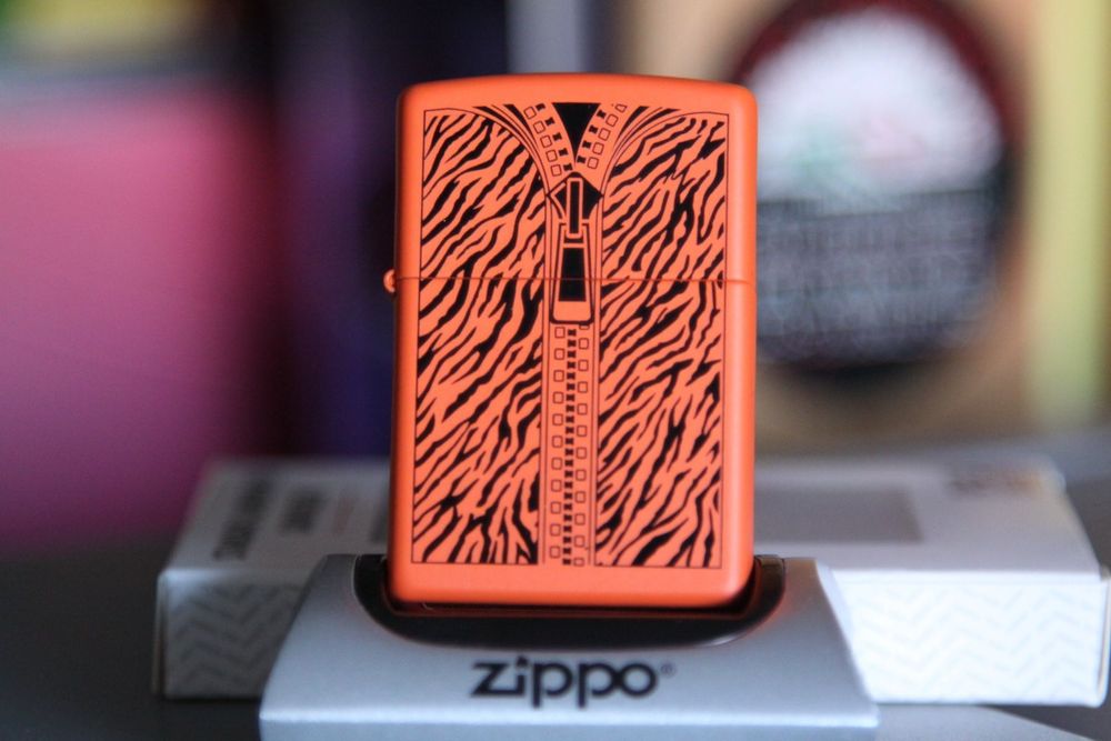 Zippo Zipper (Neuf avec emballage d'origine) à Evolène pour CHF 19 ...