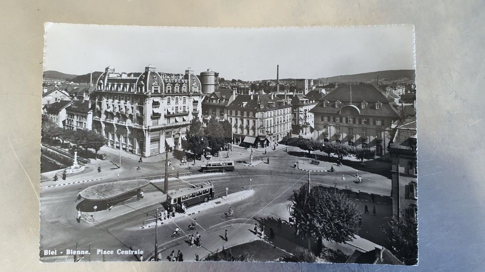 AK Biel-Bienne, Place Centrale 1959, belebt BEKB Trolleybus | Kaufen ...