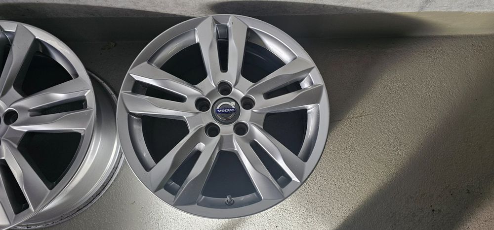 Volvo Felgen (Neu (gemäss Beschreibung)) in Merligen für CHF 181 – nur ...