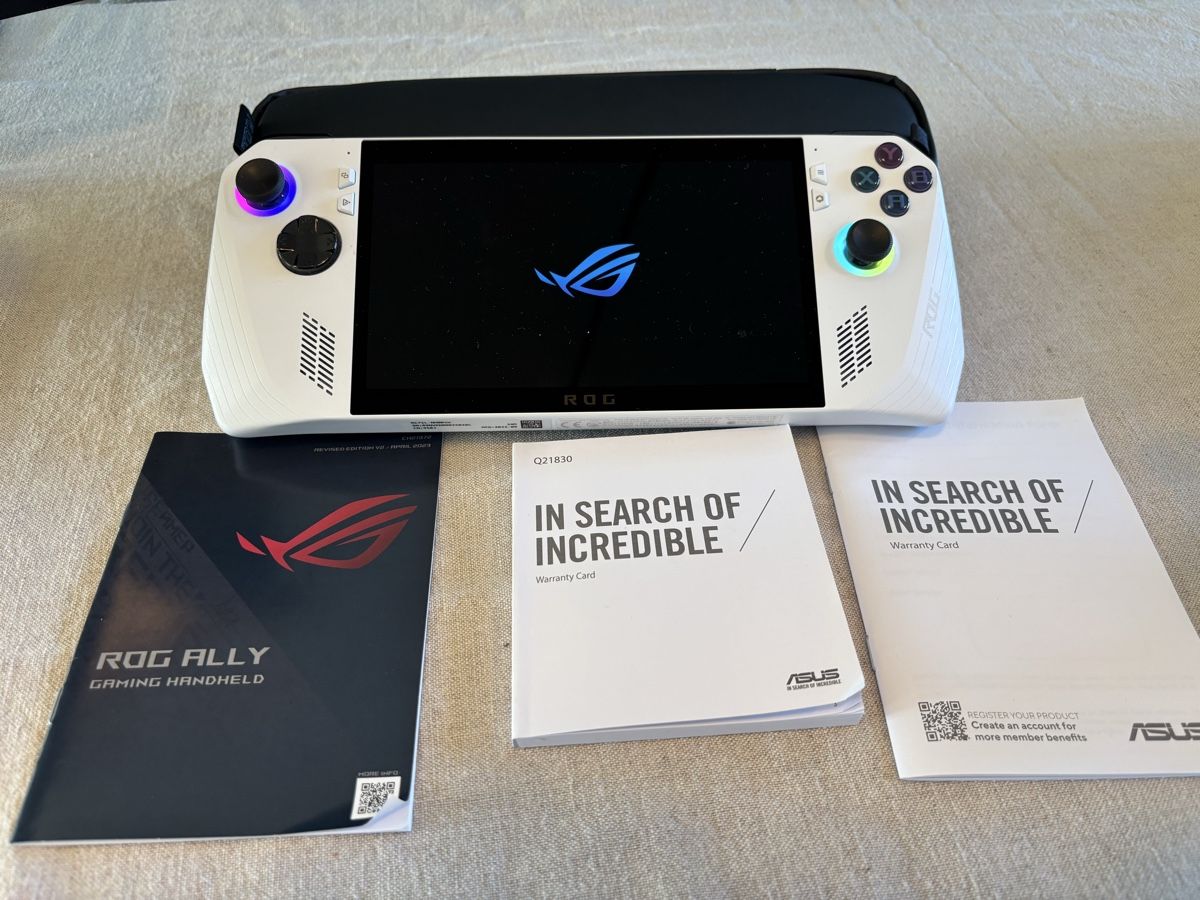 ASUS ROG Ally RC71L-NH001W inkl. Original-Hülle (Gebraucht) in Zürich ...