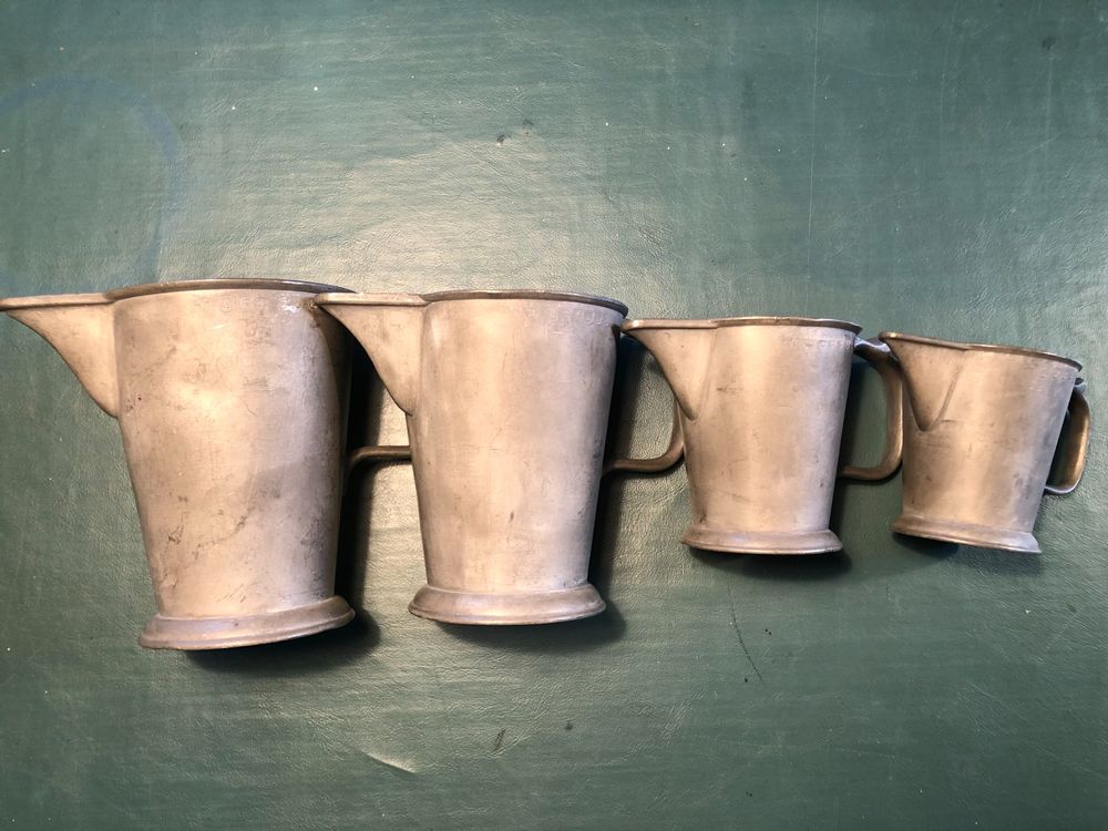 Antike Zinn-Messbecher (Gebraucht) in Kreuzlingen für CHF 25 – mit ...