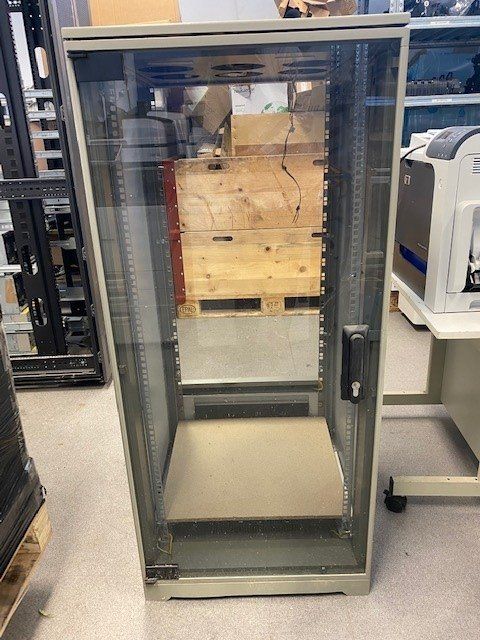 EDV Rack 19 Zoll | Kaufen auf Ricardo