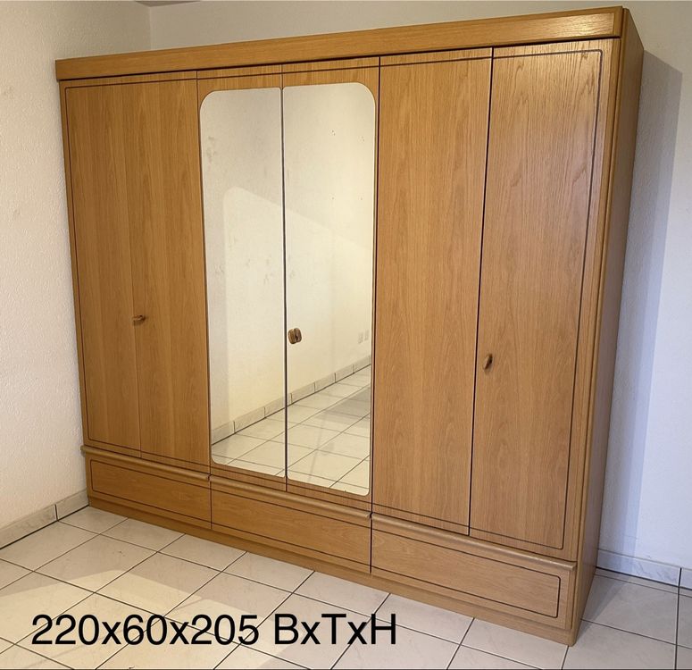 Schrank 6 türig gross massiv (Gebraucht) in Gerlafingen für CHF 385 – nur Abholung auf Ricardo ...