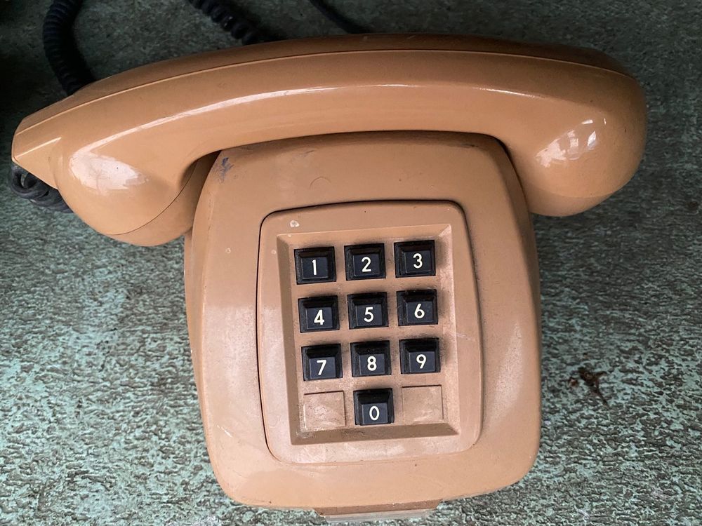 Alte Telefone zwei Stück | Kaufen auf Ricardo