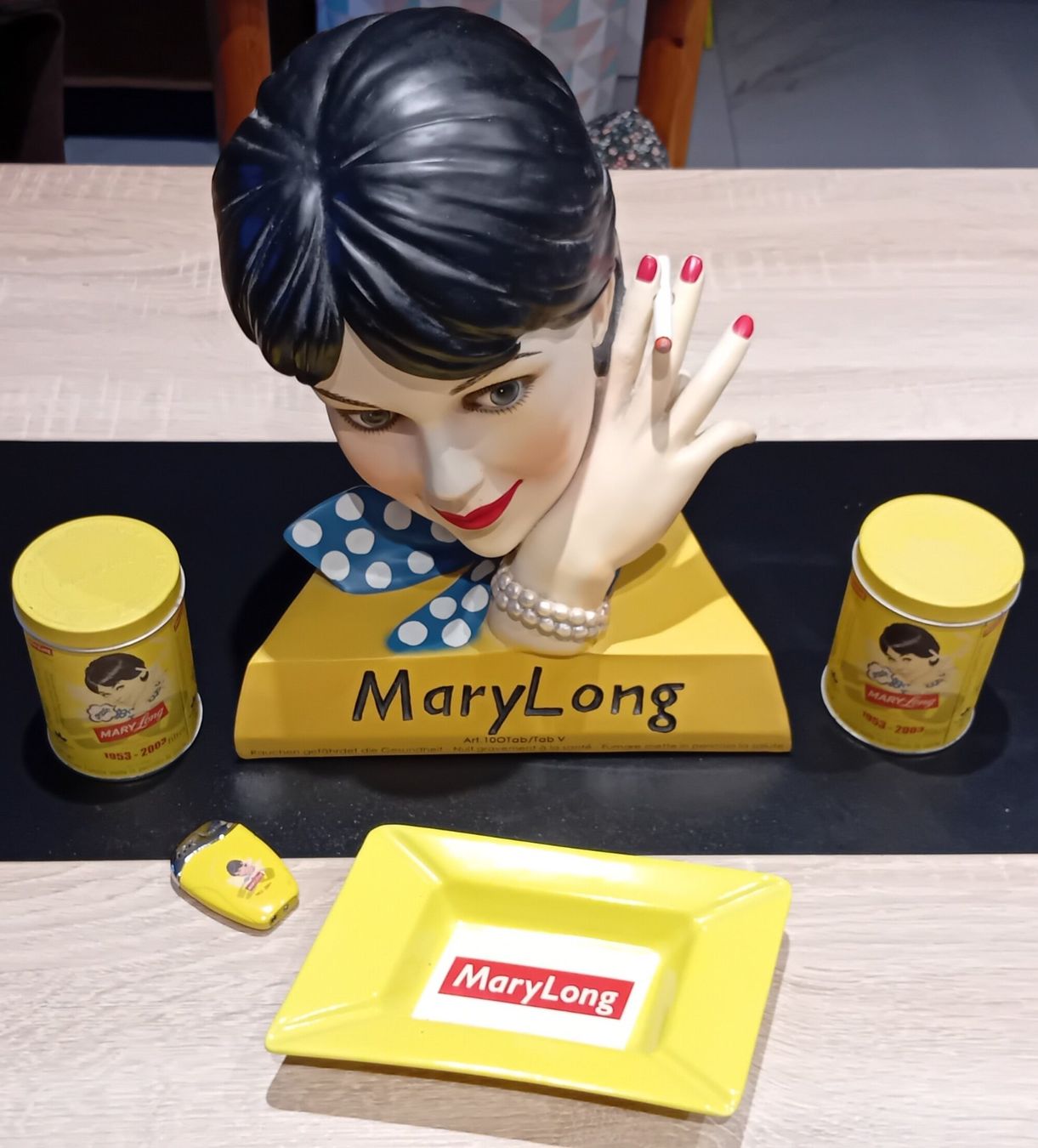 Mary Long Werbe-Set mit Büste, Dosen, Aschenbecher & FZ (Gebraucht) in ...