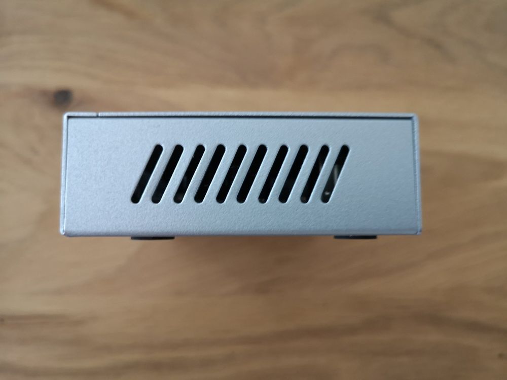 XyXEL Desktop Ethernet Switch 10-100 Mps E5-105A (Neu (gemäss ...